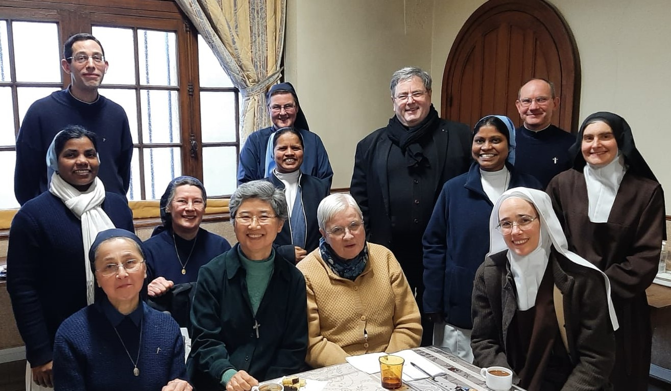 Rencontre entre religieux à Sens | Famille Missionnaire de Notre-Dame